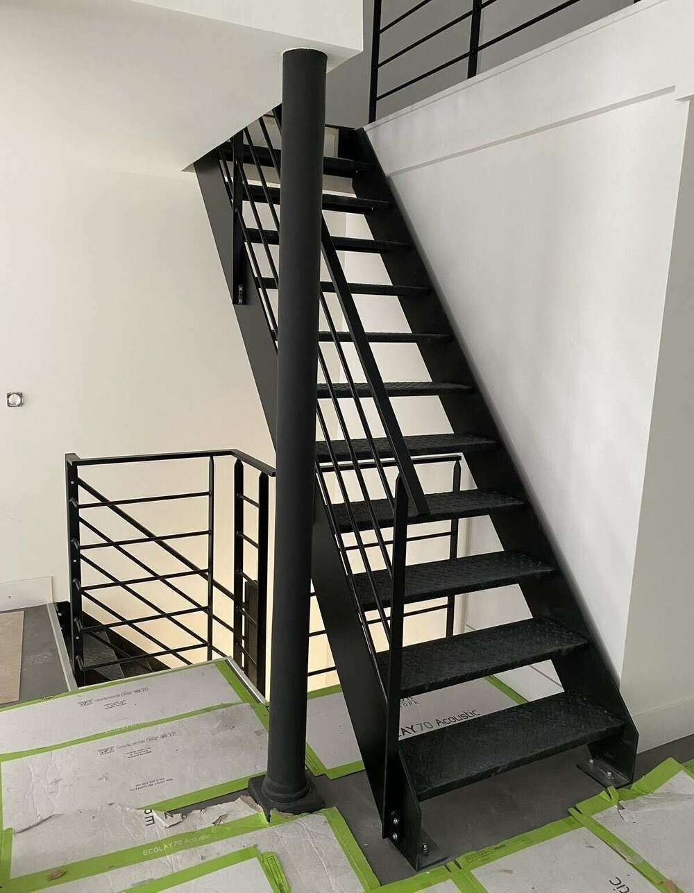 Fabrication d'escaliers en acier sur-mesure à Paris 8