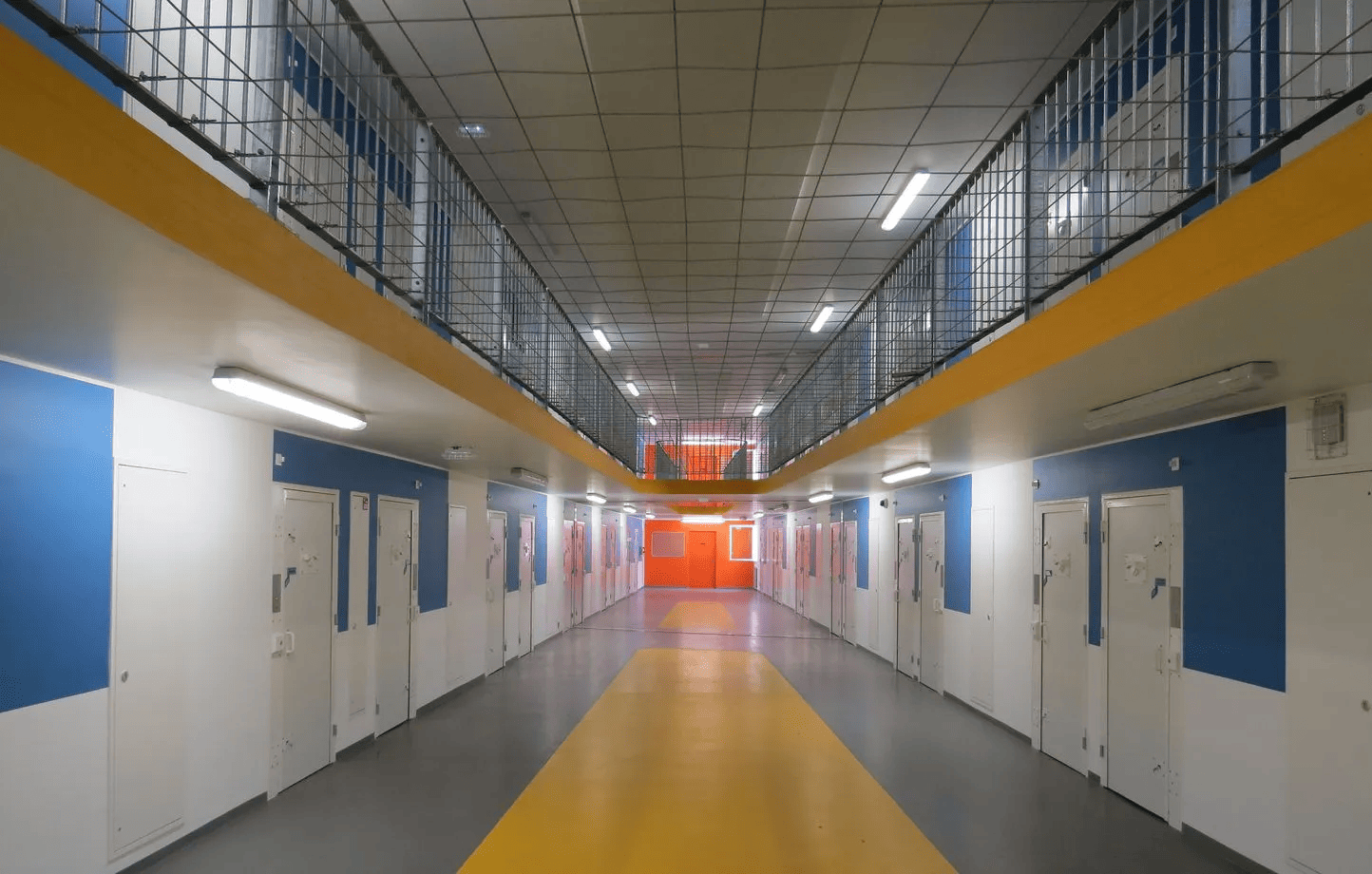 Immersion sur un chantier de pose en milieu pénitentiaire