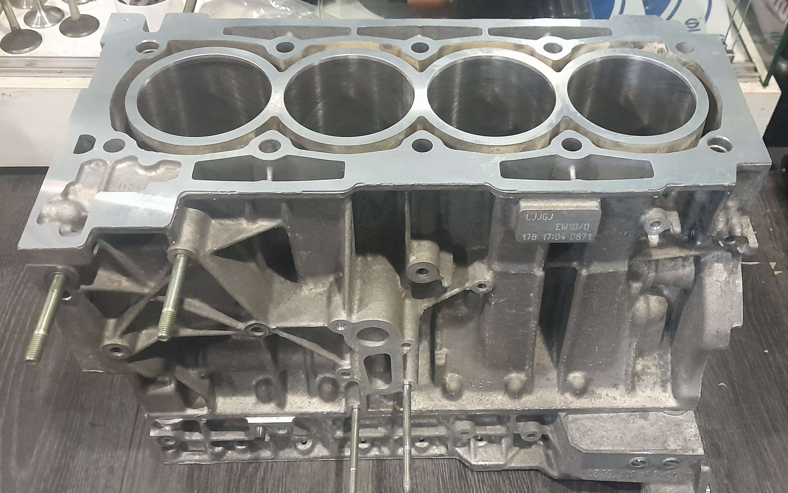 AO217 - Bloc EW10J4 - Alésage 85.03