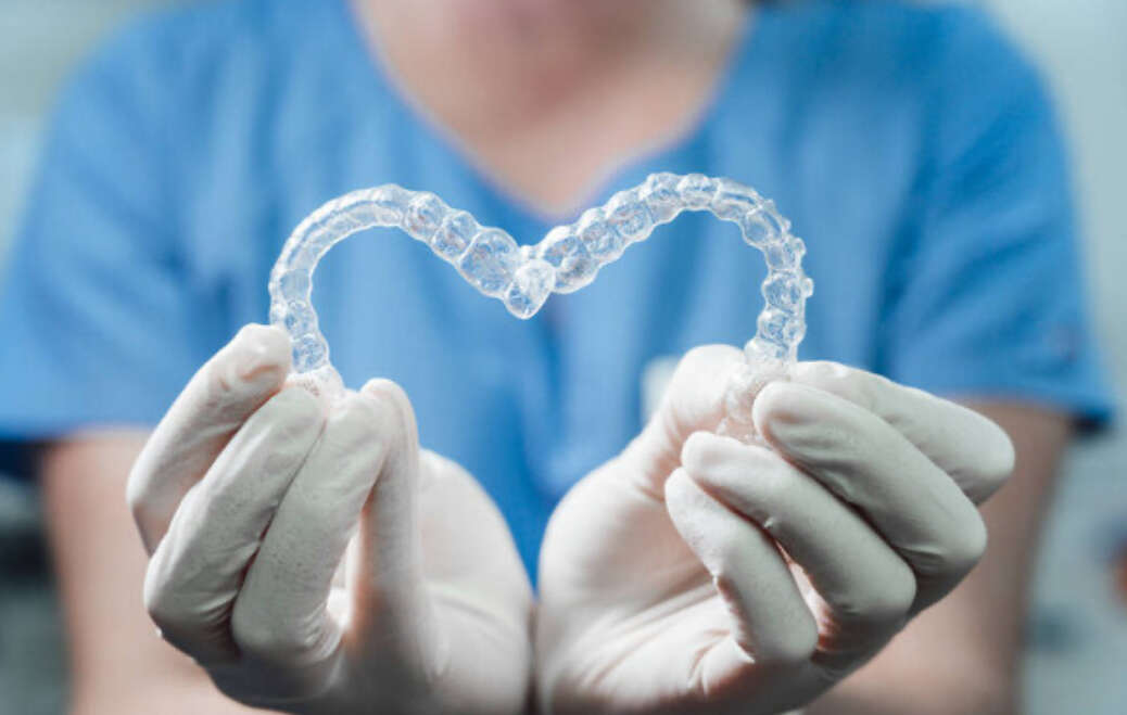 Les avantages et les limites du traitement Invisalign®